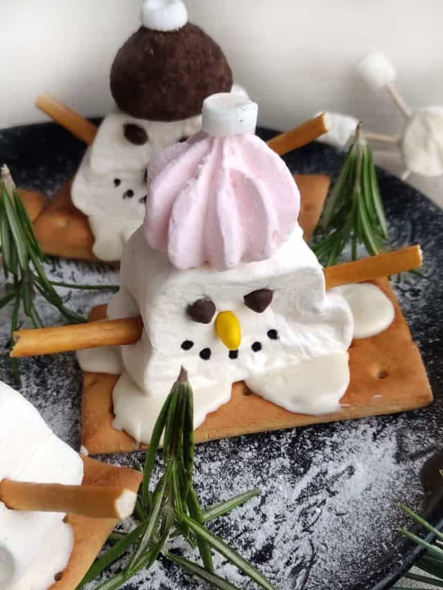 Cute Melting Snowman Marshmallows: Best Christmas Recipe