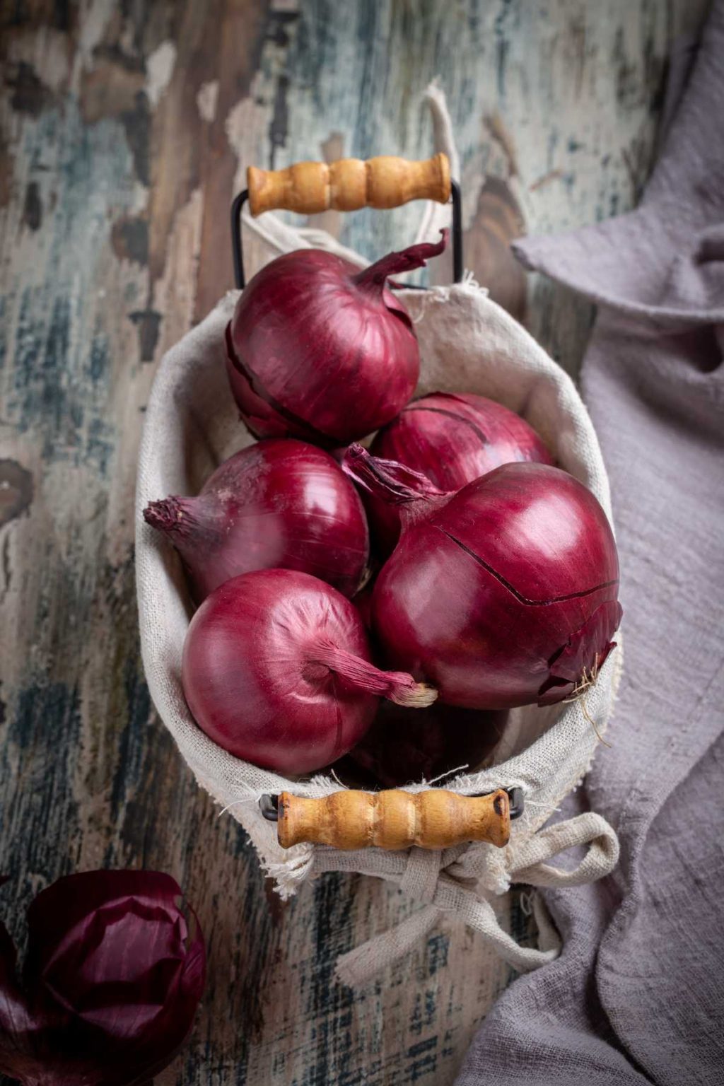 Stop Wasting Onions! Here’s how To Store Them Right