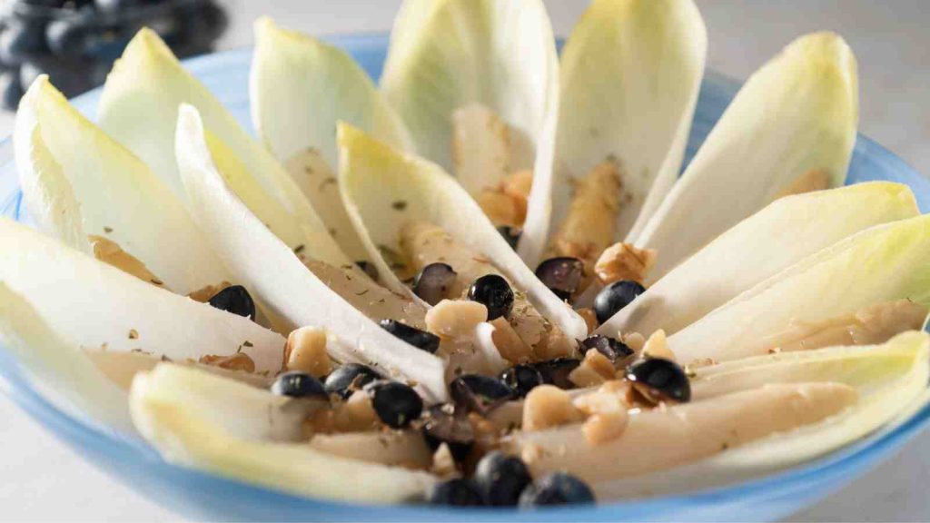 15 Types of Salad Greens Worth Adding to Your Rotation