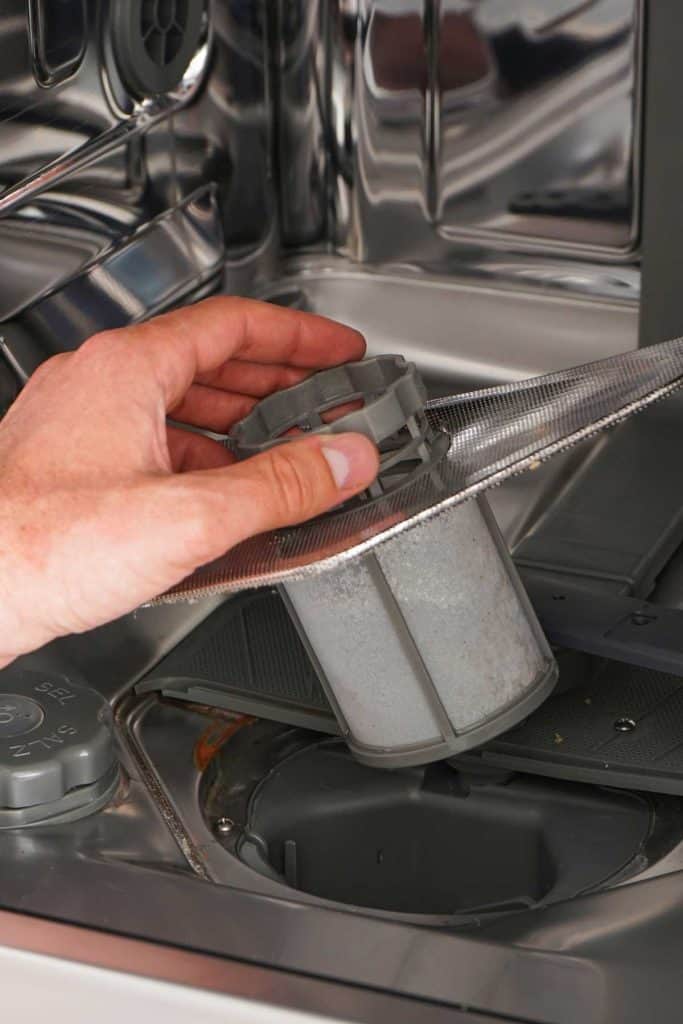 A Step-by-Step Guide for Cleaning the Dishwasher With Vinegar