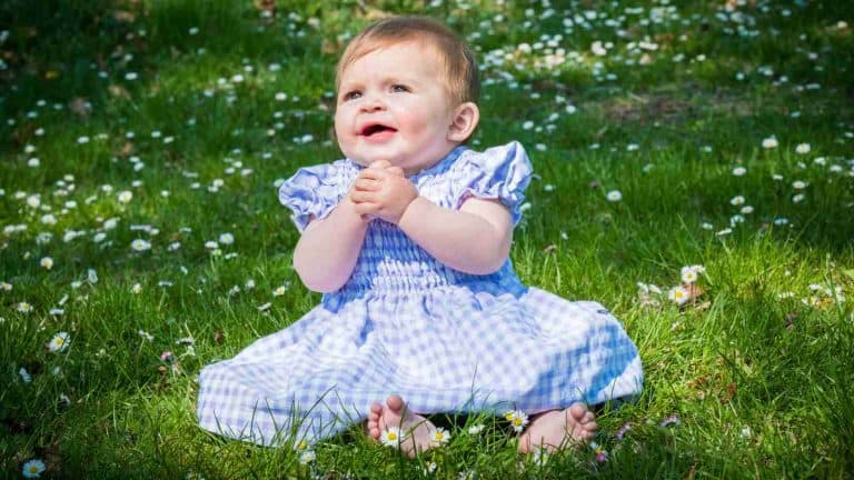 30 Fascinating Girl Names That Start with Letter F