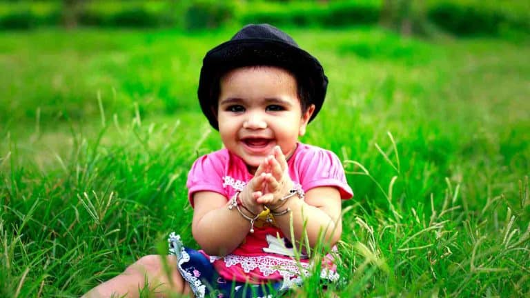 35 Light Summer Girl Names for Your Little Ray of Sunshine