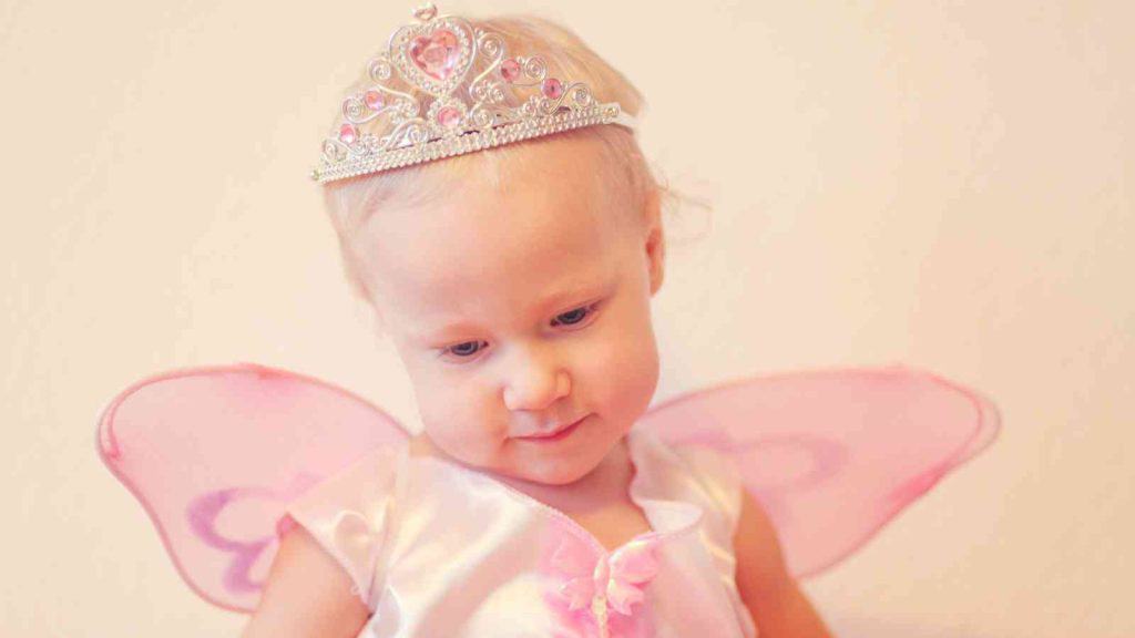 35 Victorian Girl Names That Bring Old-World Charm to Modern Times