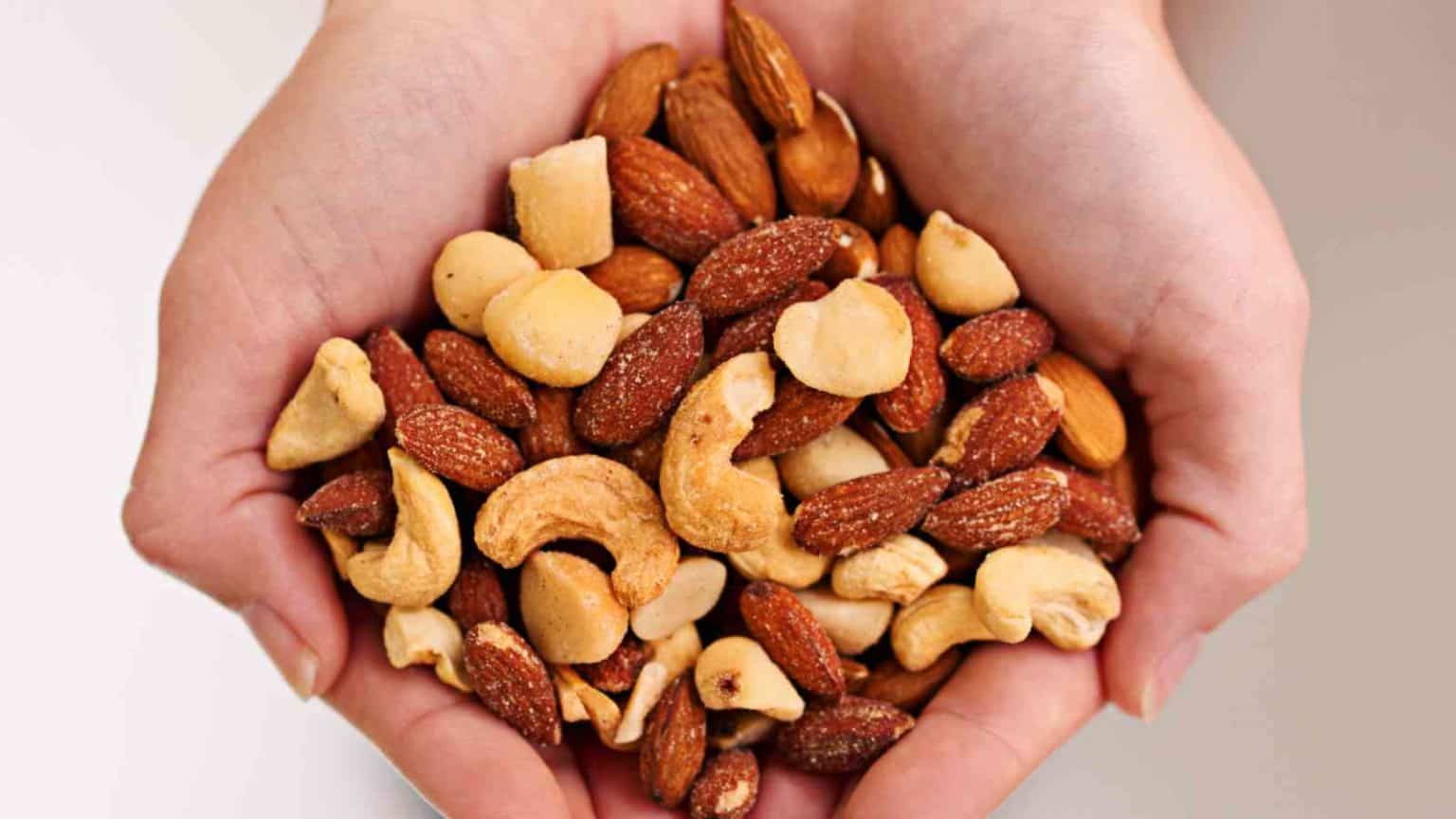 15 Foods That Fight Fatigue: What to Eat When You’re Feeling Tired