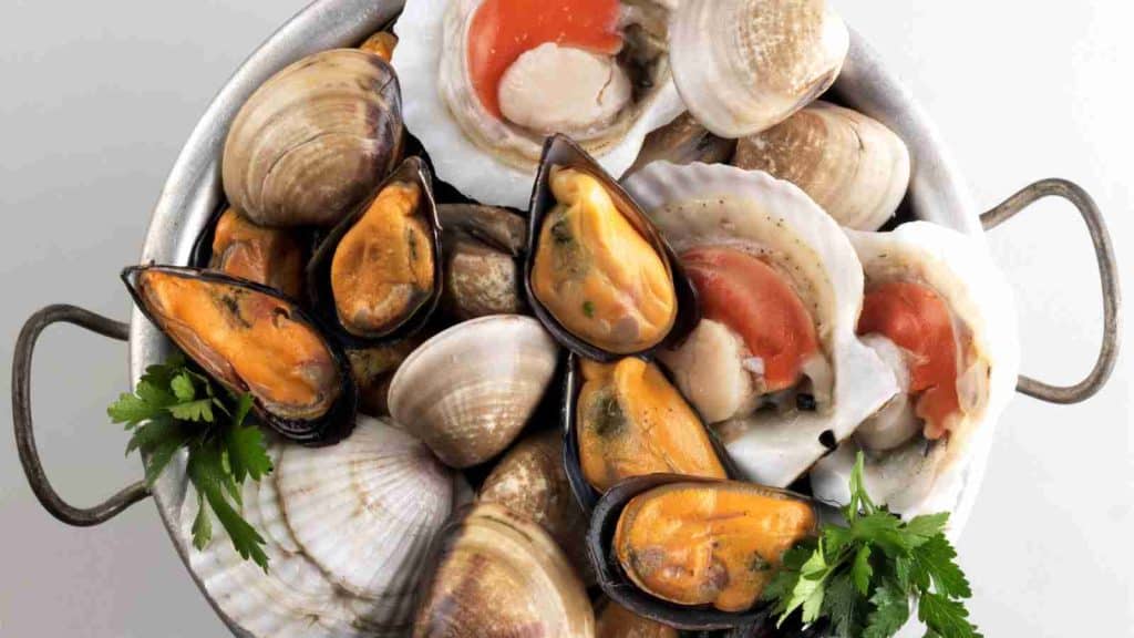18 Foods That Support Healthy Thyroid Function