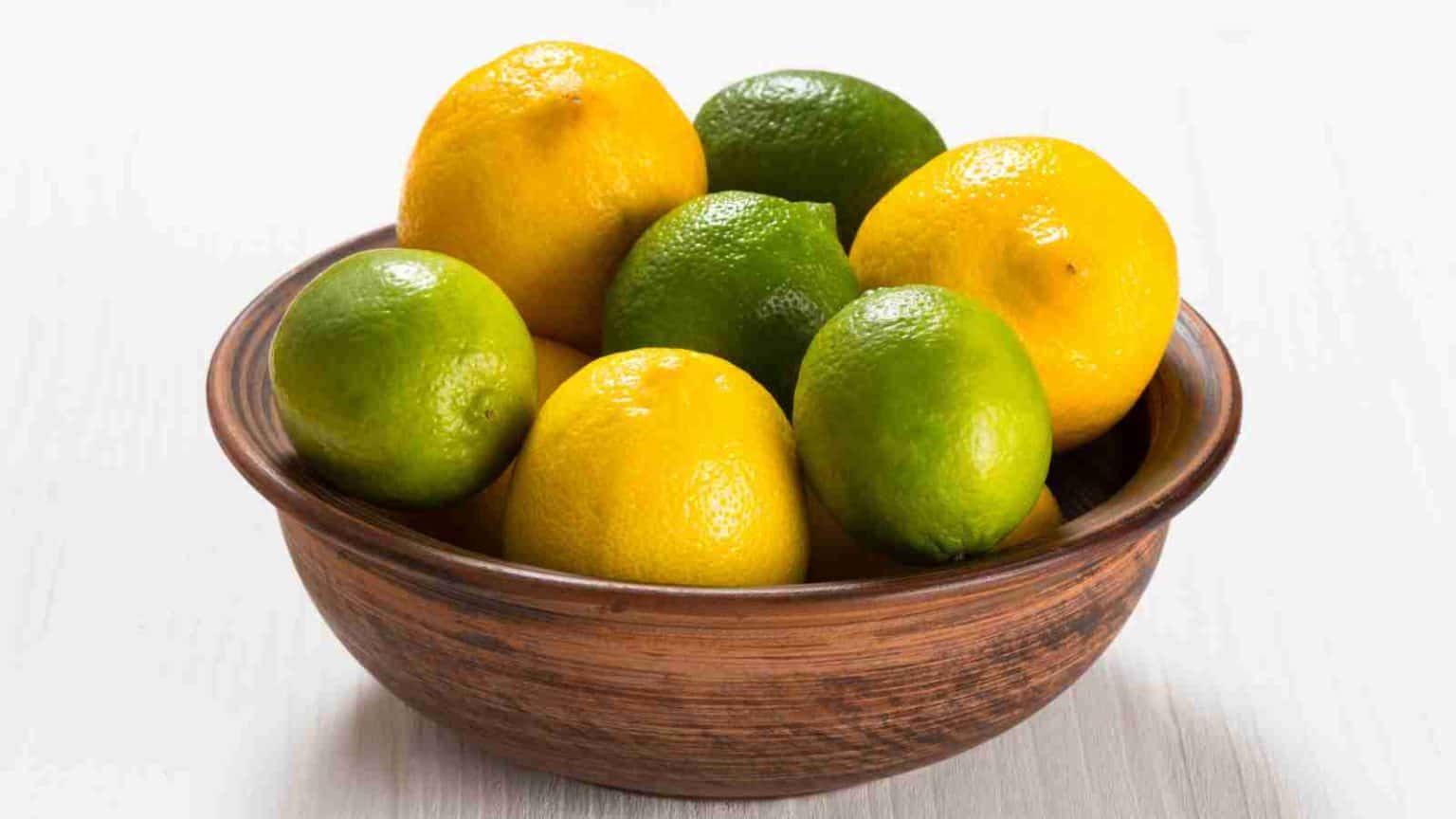 20 Low-Sugar Fruits That Won't Spike Your Blood Sugar