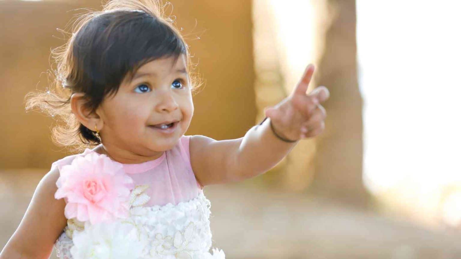 35 Light Summer Girl Names for Your Little Ray of Sunshine