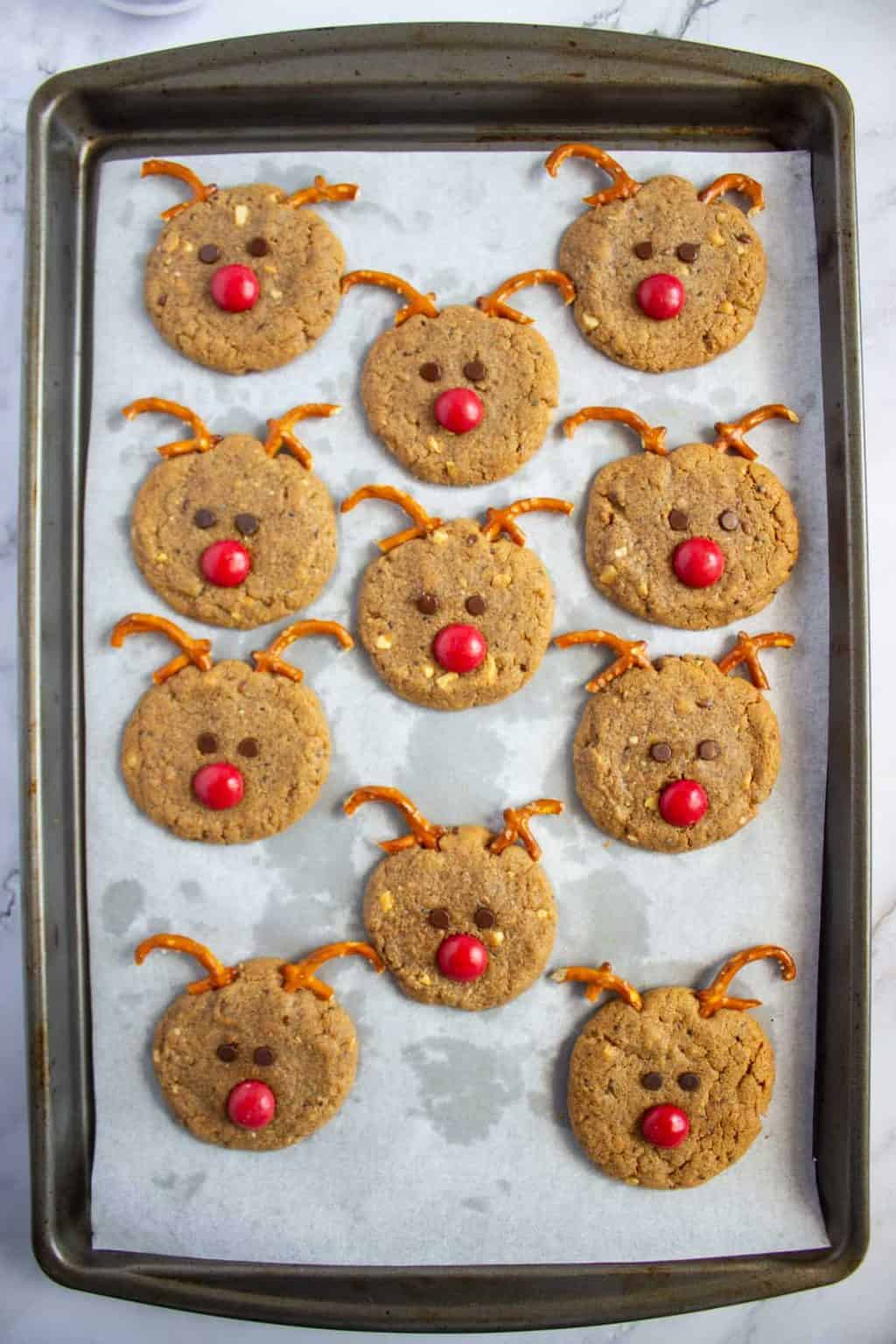 Adorable Red-Nosed Christmas Reindeer Cookies