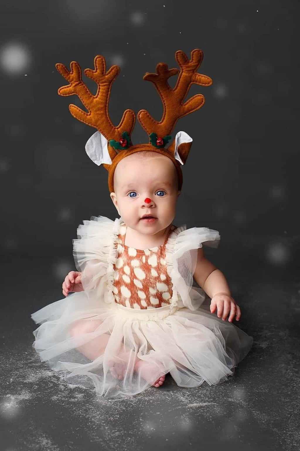 30+ Winter Baby Photoshoot Ideas to Capture the Season's Charm!