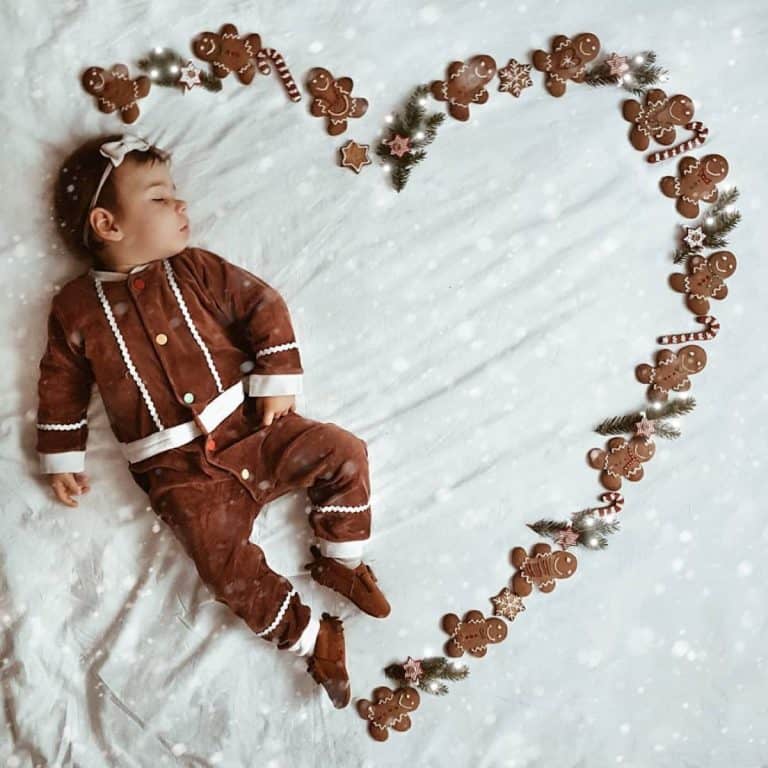 30+ Winter Baby Photoshoot Ideas to Capture the Season's Charm!