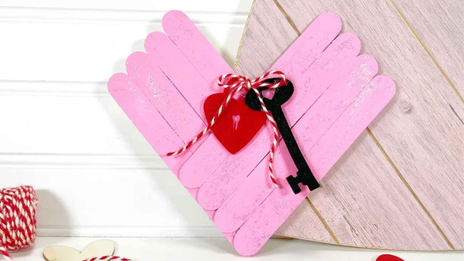 25 Heart-Shaped Arts and Crafts To Make This Valentine's Day (Perfect ...