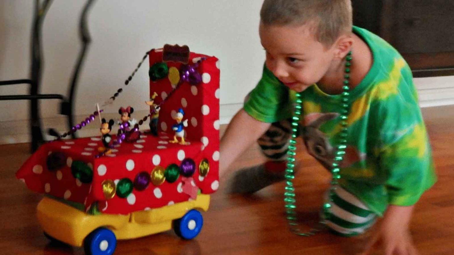 15 Easy Mardi Gras Crafts To Add Color to Your Celebration