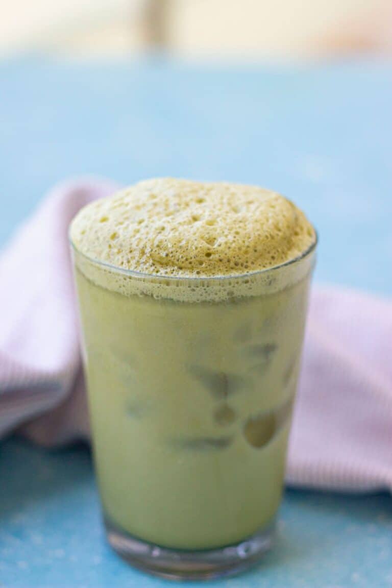 Iced Matcha Latte That’s Creamy and Refreshing