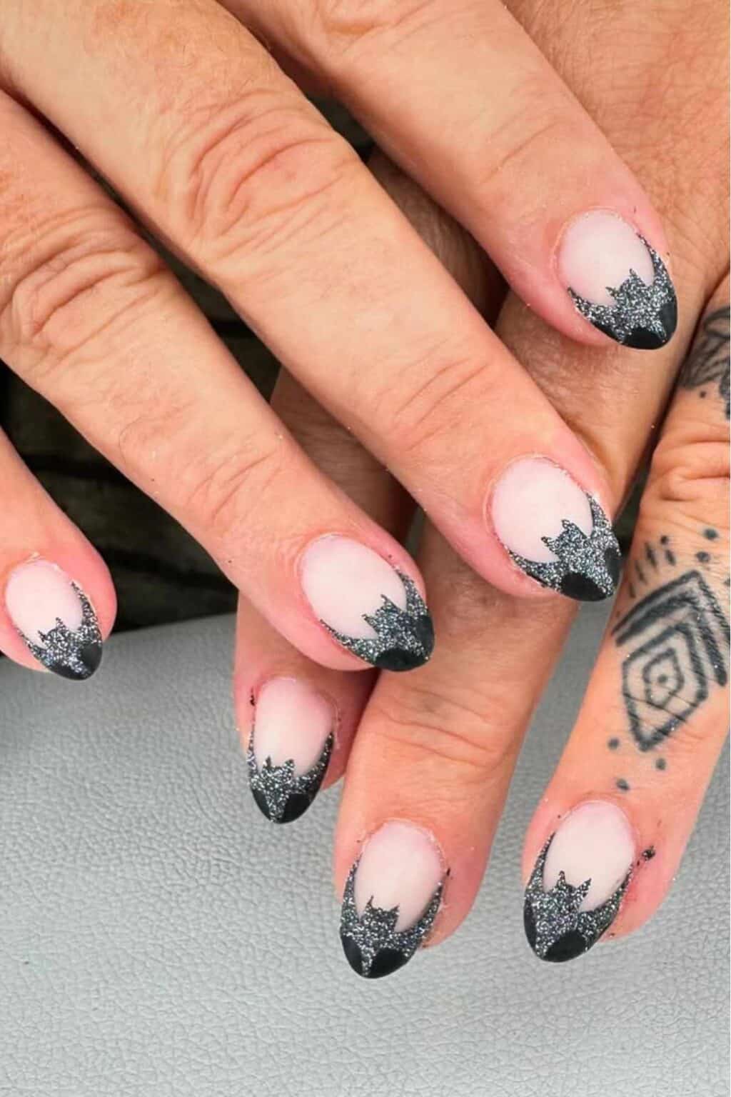 35 Hauntingly Cool Halloween Bat Nails You'll Want to Try
