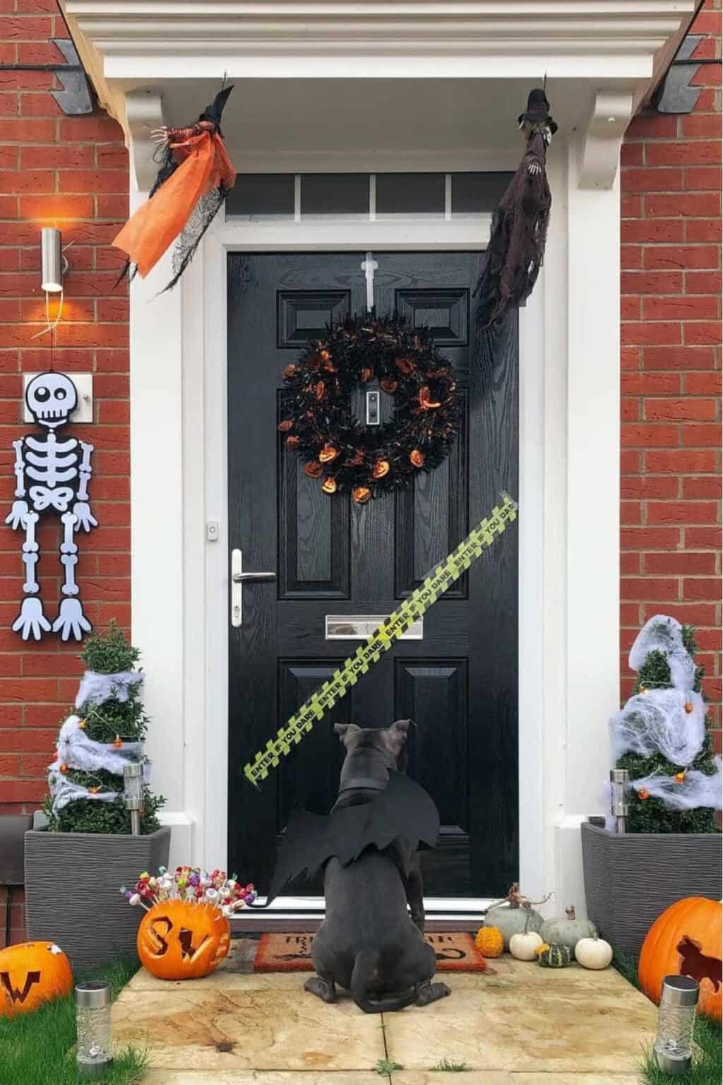 35 Frightfully Fun Halloween Door Decorations that Impress