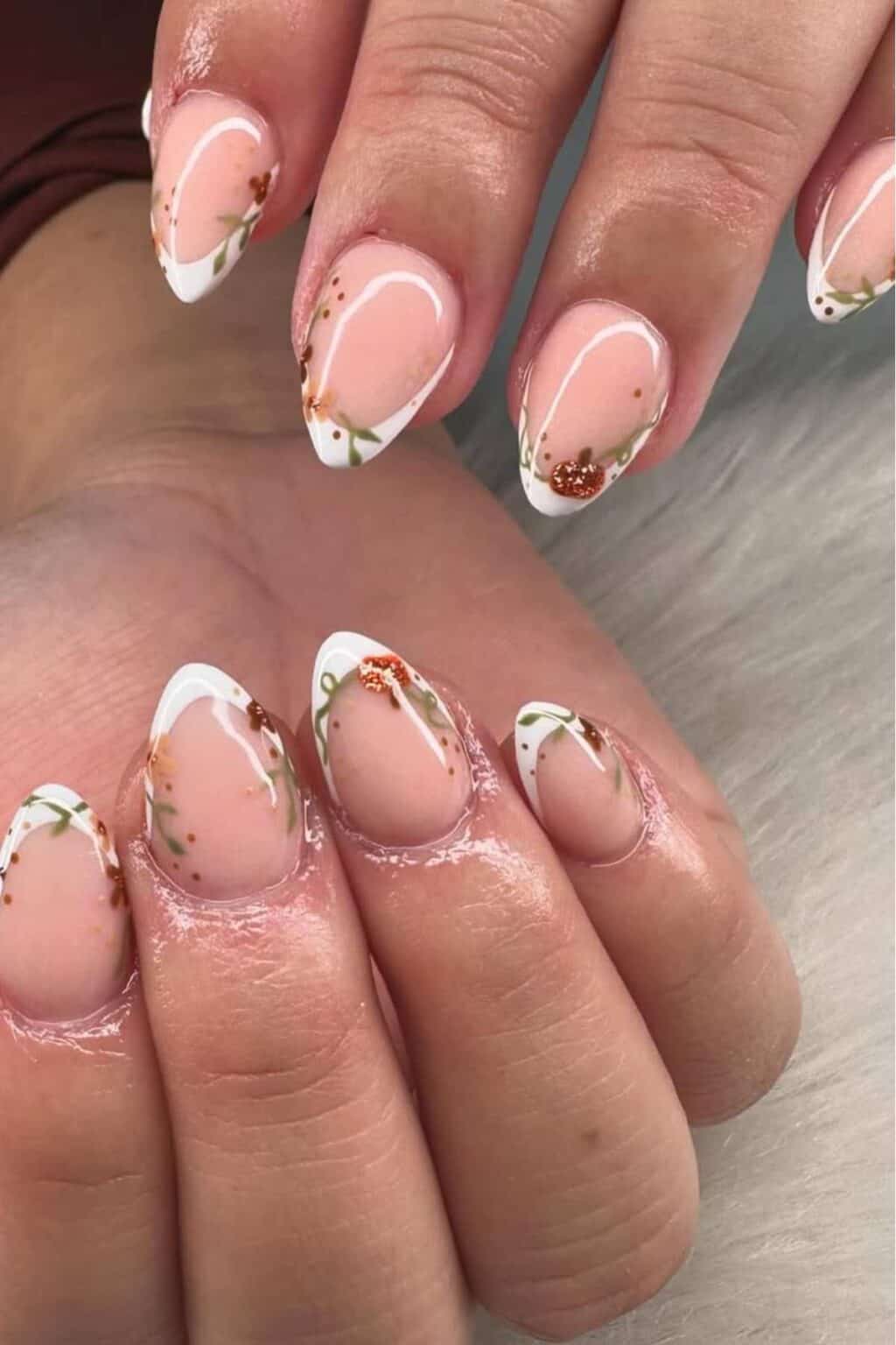 35 Trendy Short Fall Nails That Go With Every Sweater