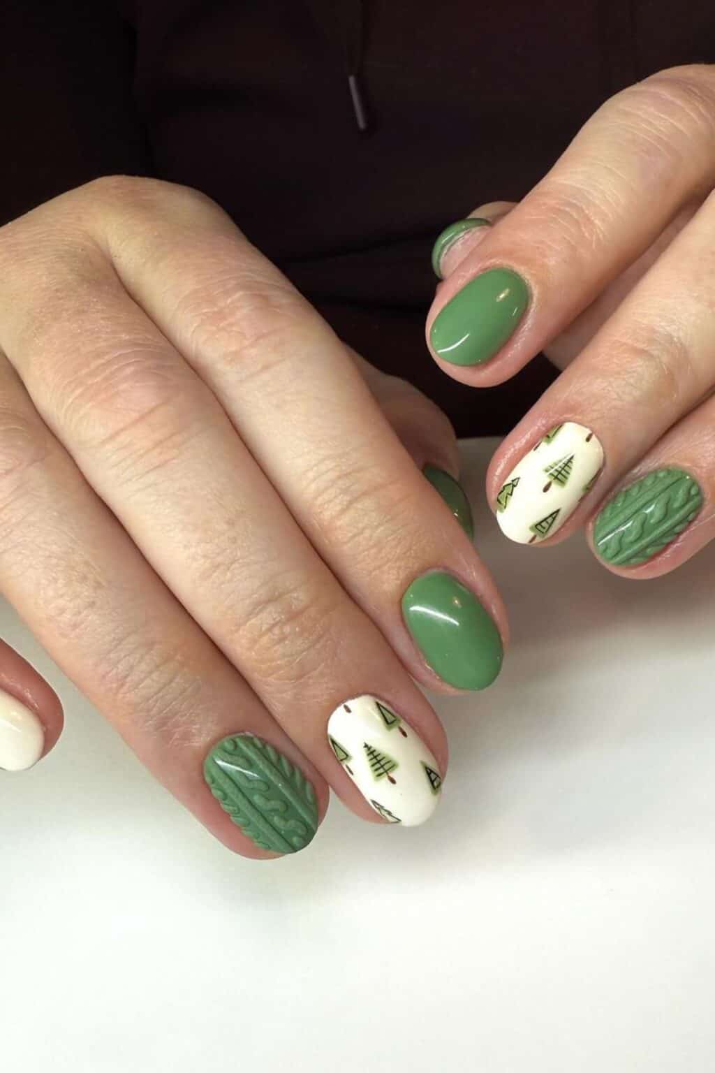 40 Christmas Nail Ideas That Bring All Holiday Cheer