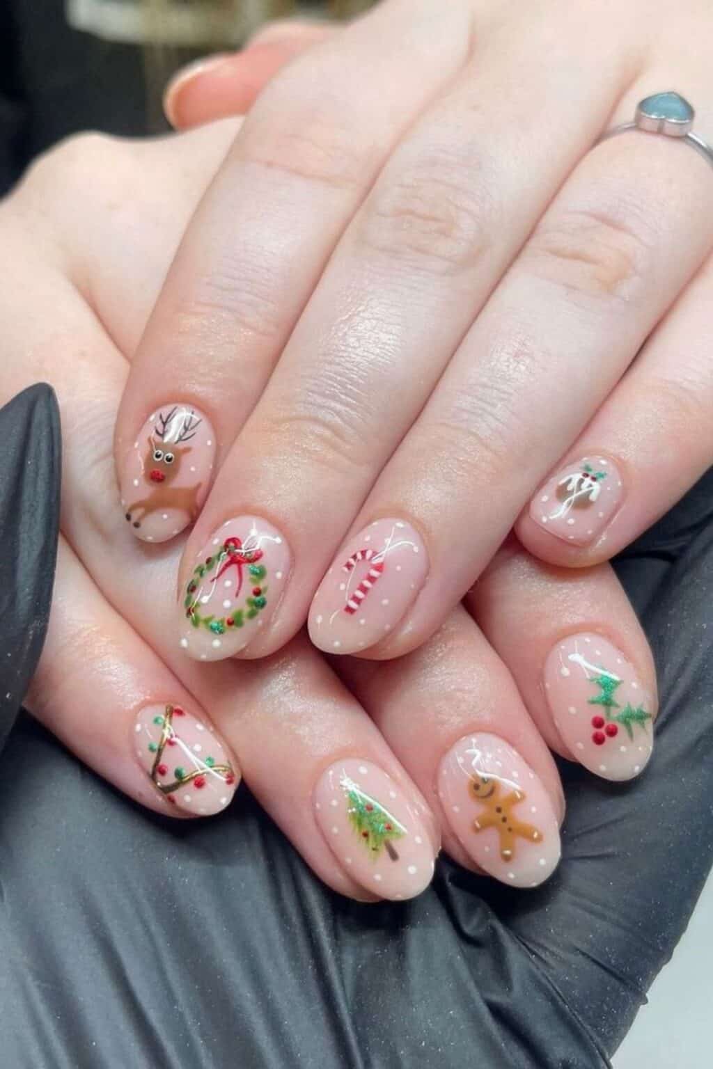 40 Christmas Nail Ideas That Bring All Holiday Cheer