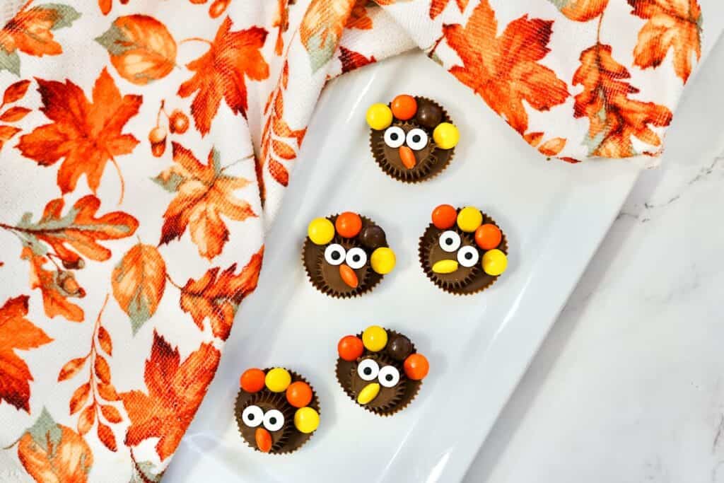 Adorable No-Bake Reese’s Cup Turkeys for a Fun Thanksgiving Treat