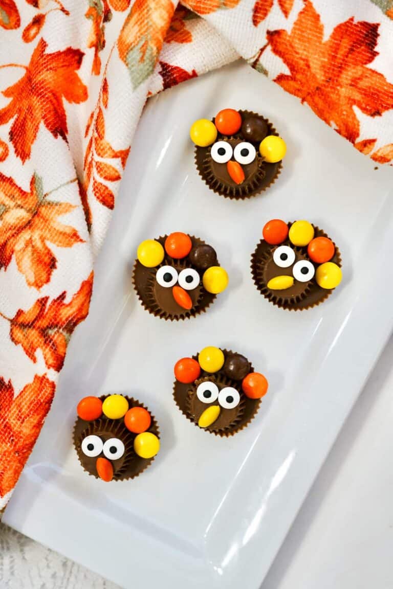 Adorable No-Bake Reese’s Cup Turkeys for a Fun Thanksgiving Treat