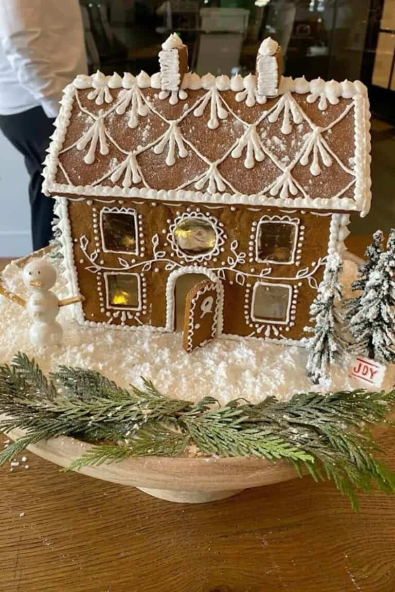 45 Gingerbread House Decorating Ideas That Look Photo-Worthy
