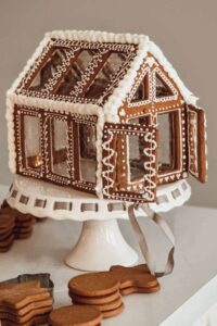 45 Gingerbread House Decorating Ideas That Look Photo-Worthy