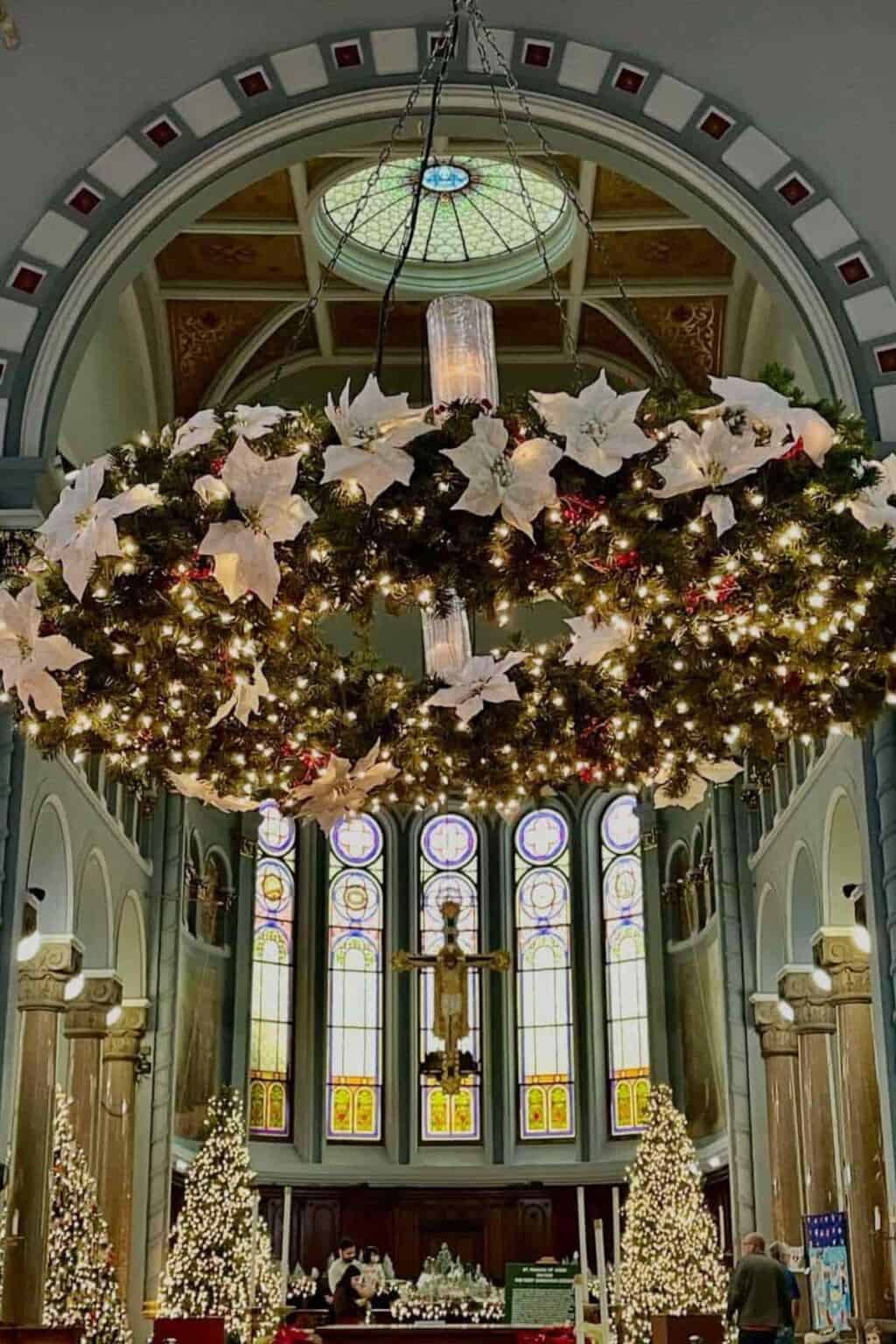 40 Christmas Church Decoration Ideas That Bring Warmth and Meaning