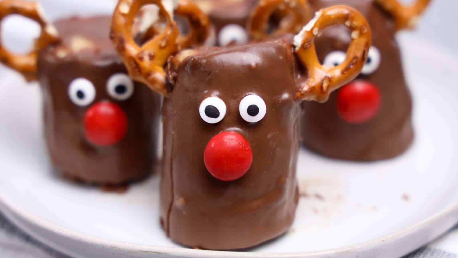 30 Easy Christmas Dessert Recipes That Look Too Elegant to Be Homemade