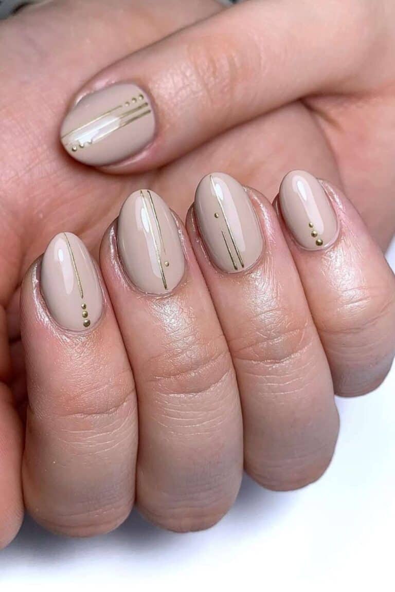 45 Classy Short Nail Designs That Are Timeless And Chic