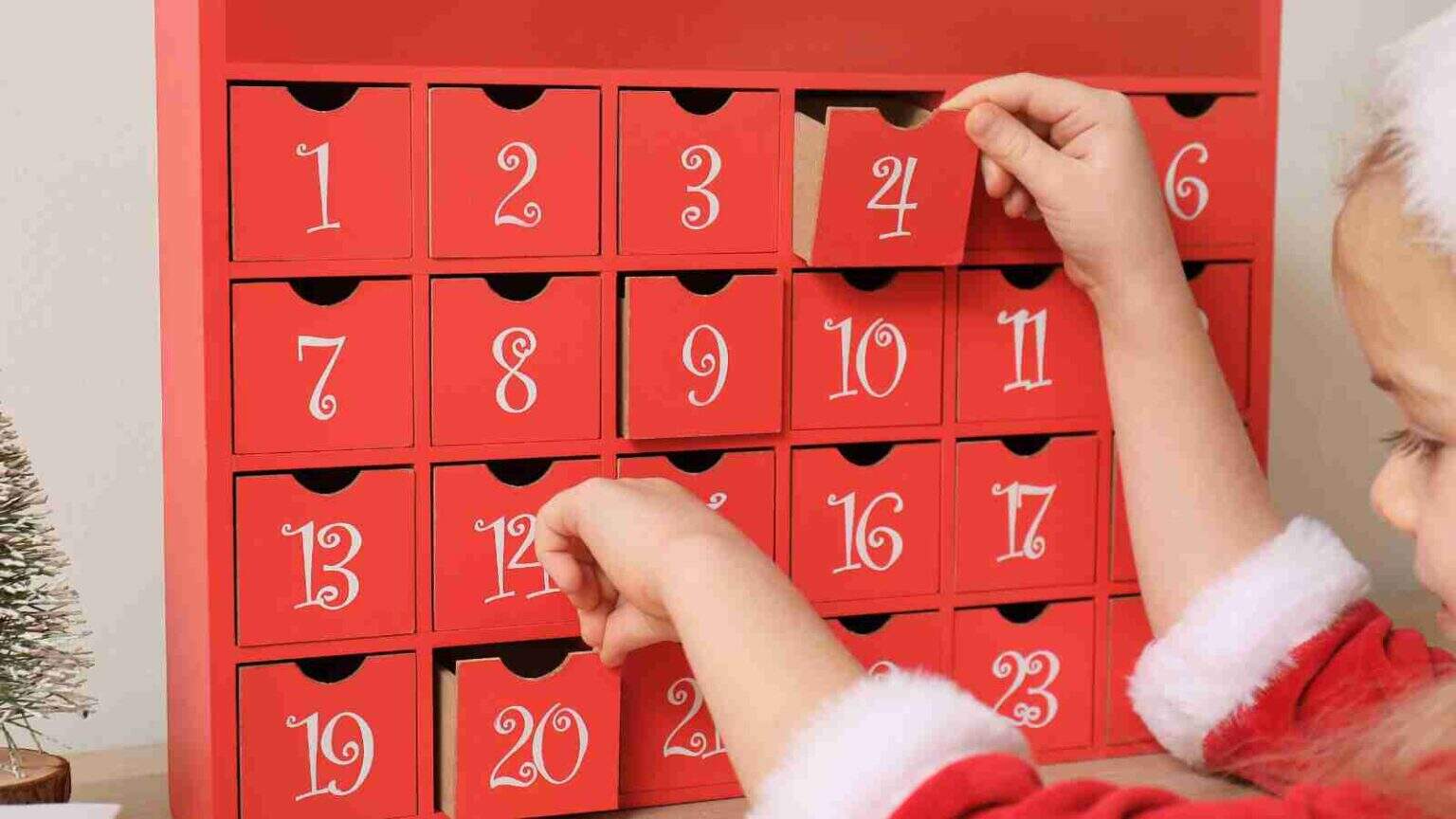 15 Holiday Foods People Pretend Are Traditions (But Someone Made Up ...