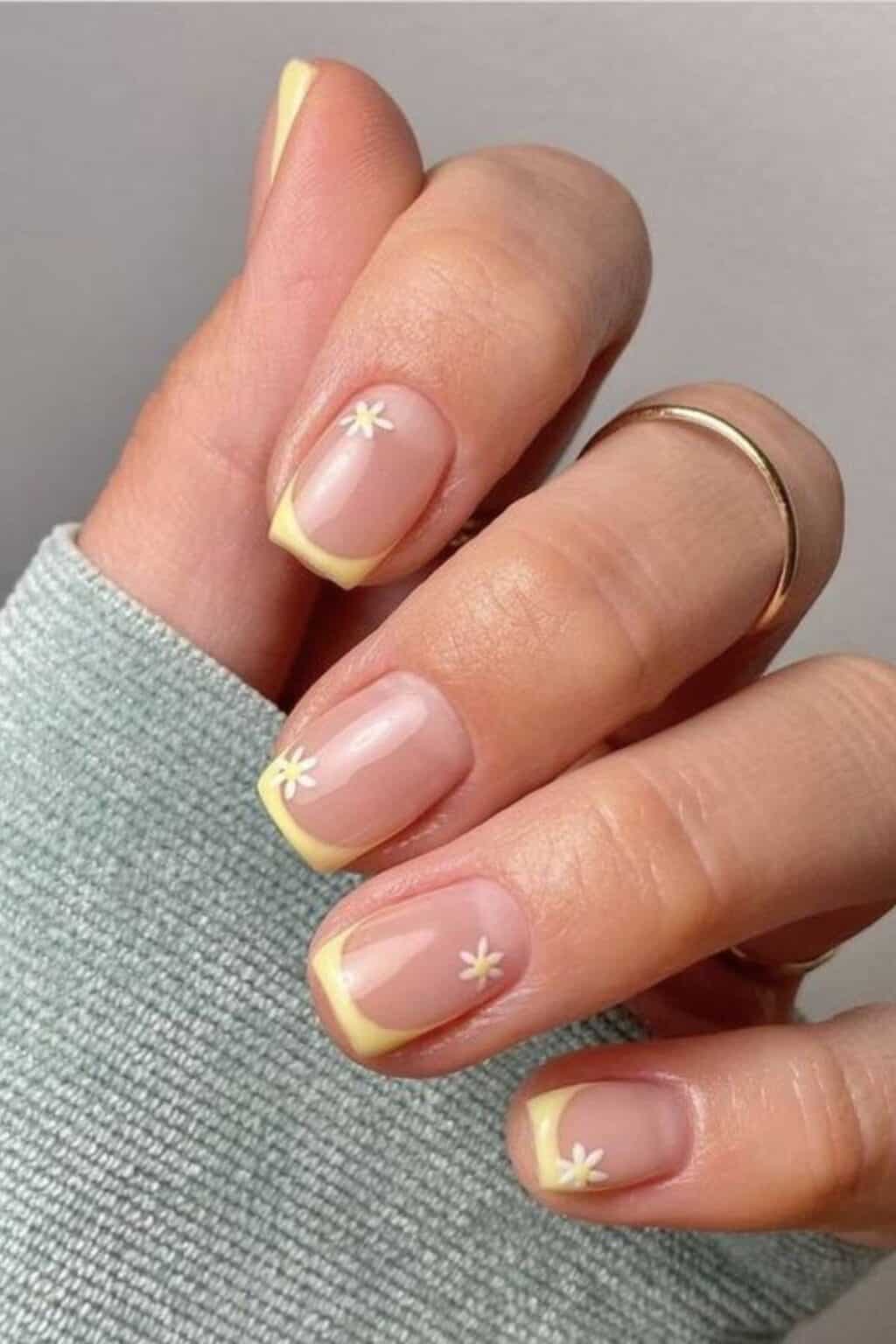 40 Short clear nail ideas you’ll want to wear on repeat