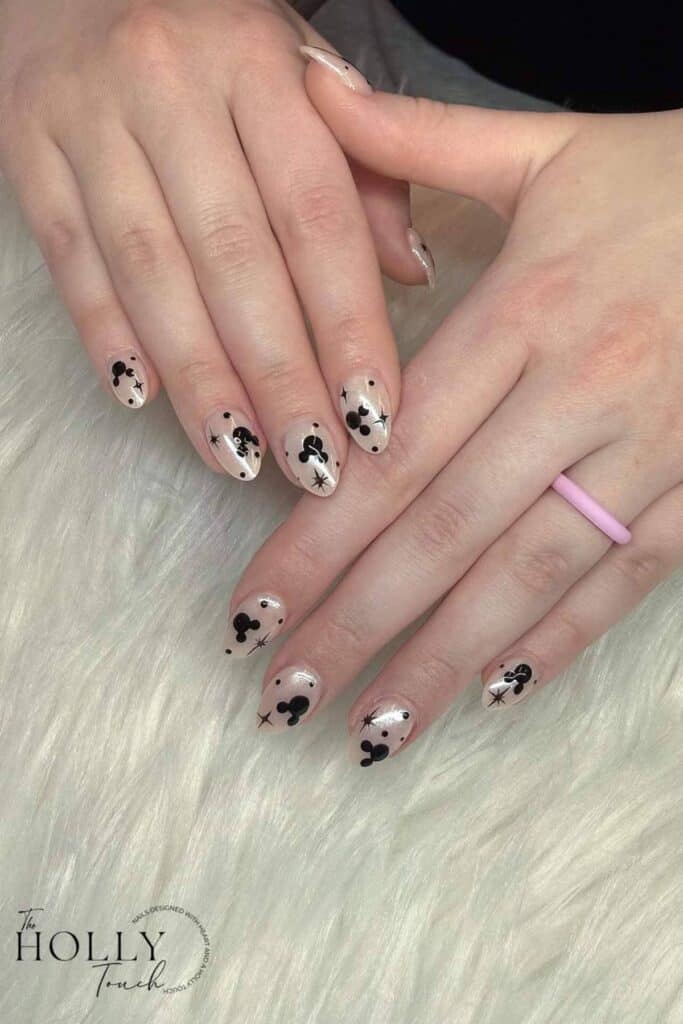 40 short Disney nail designs inspired by classic characters
