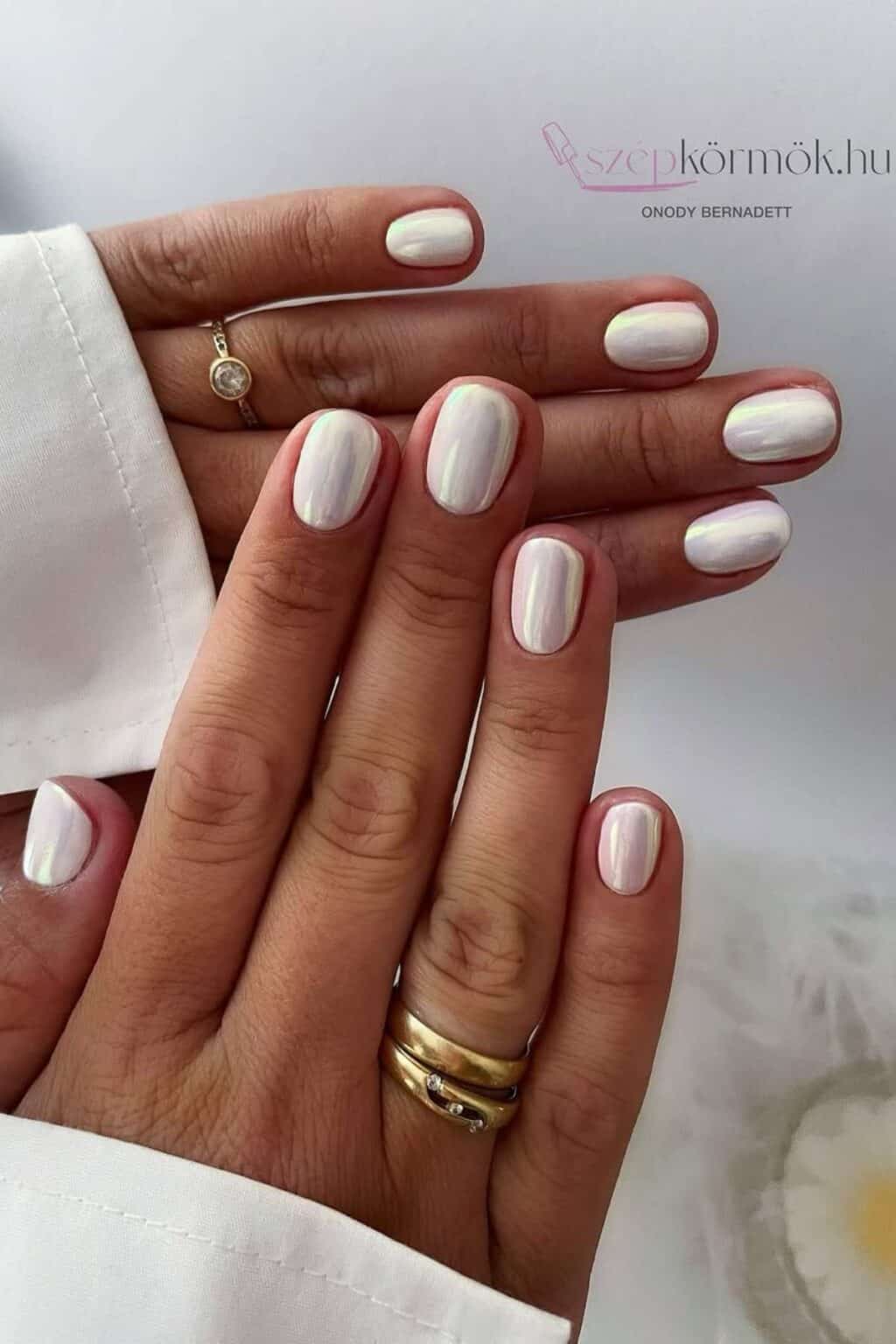 30 short graduation nails that work from ceremony to celebration